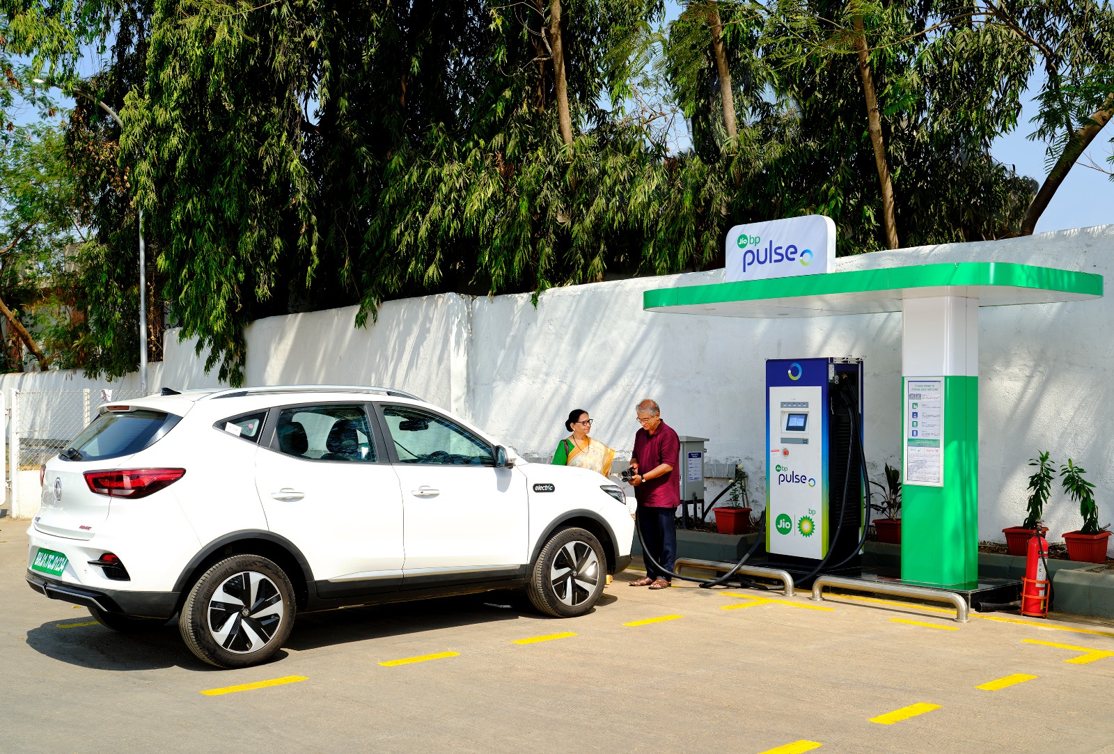 EV Charging Stations Near Me | Jio-bp pulse EV Charging | Jio-bp